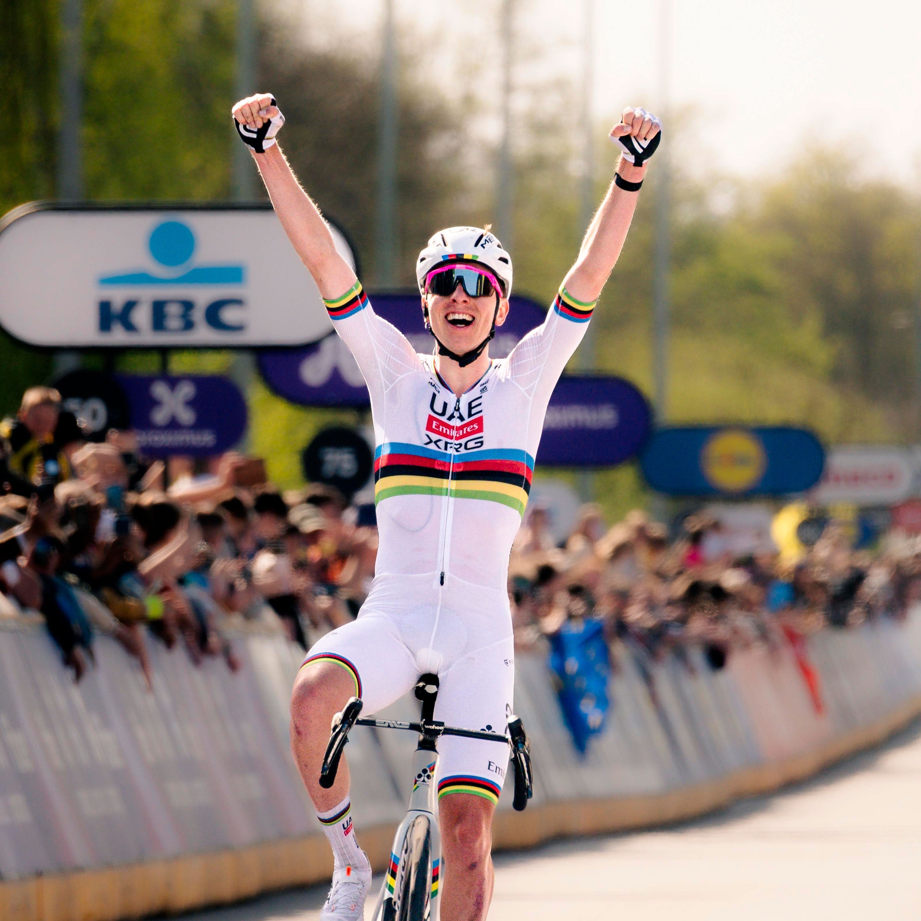 Met Manta Mips Helmet Tadej Pogacar - Rainbow Edition | All4cycling