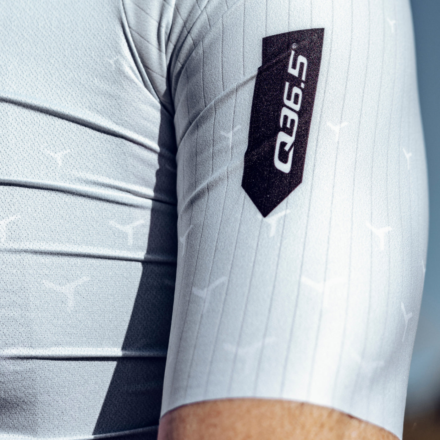 Q36.5 R2 Y jersey - Silver